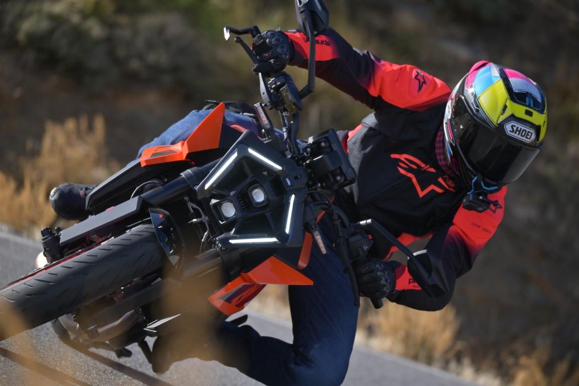 KTM 990 DUKE 2024 | Prueba / Ficha técnica / Precio