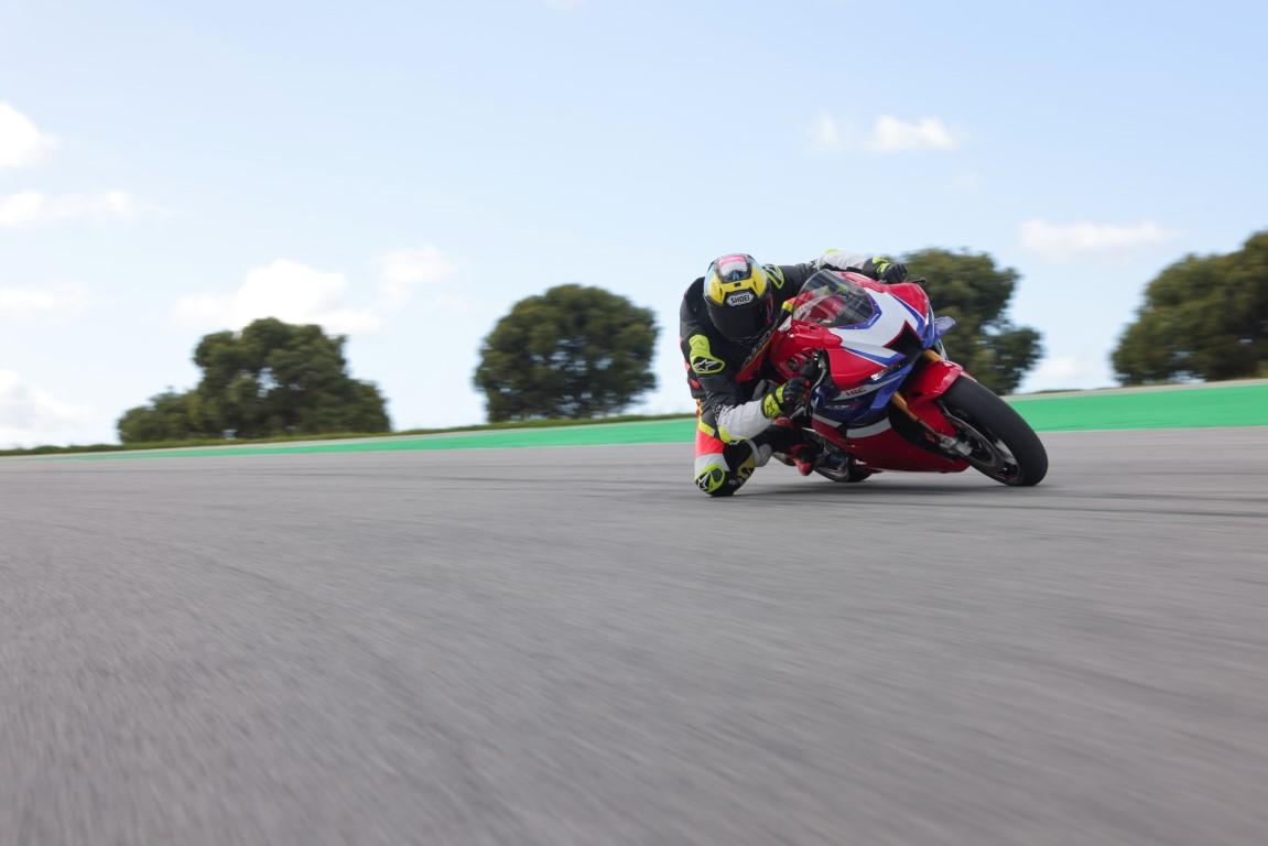 HONDA CBR1000 RR-R Fireblade 2024 | Prueba / Ficha técnica / Precio