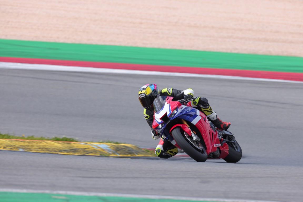 HONDA CBR1000 RR-R Fireblade 2024 | Prueba / Ficha técnica / Precio