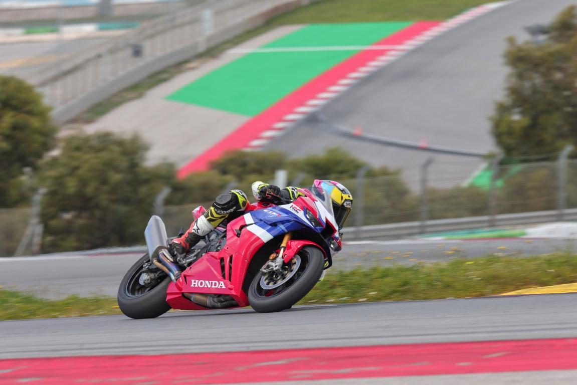 HONDA CBR1000 RR-R Fireblade 2024 | Prueba / Ficha técnica / Precio
