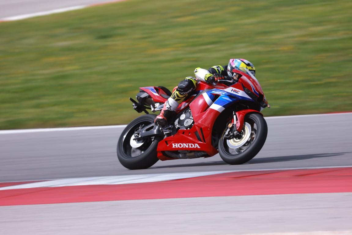 HONDA CBR1000 RR-R Fireblade 2024 | Prueba / Ficha técnica / Precio