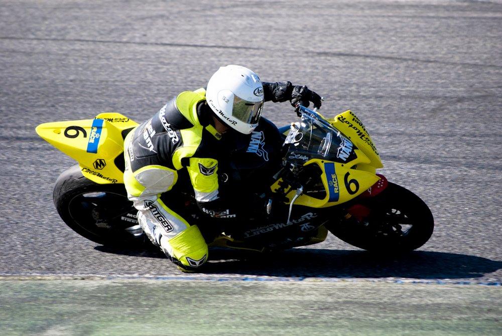 Victorias para Ismael Bonilla y Javi Valera en la primera cita del RACE