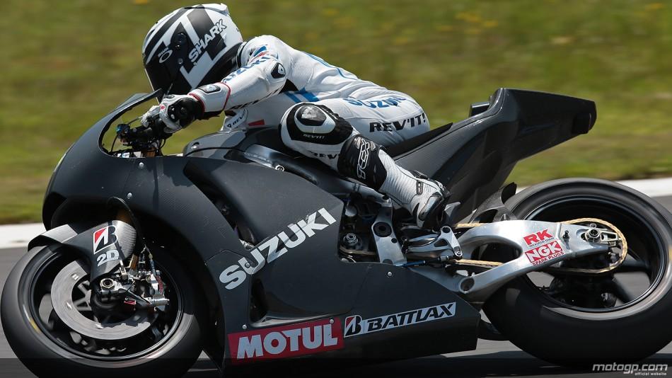 Fotos Suzuki GSV-R 2015 MotoGP