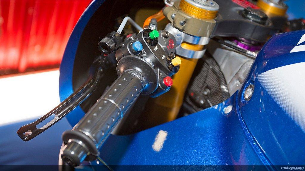 Fotos Suzuki GSV-R 2015 MotoGP