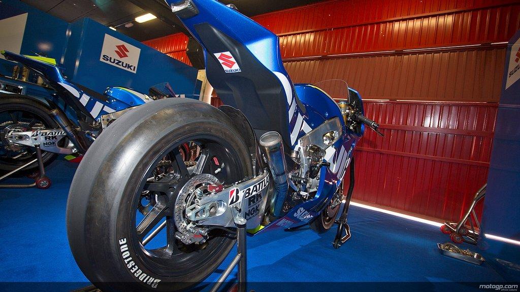 Fotos Suzuki GSV-R 2015 MotoGP