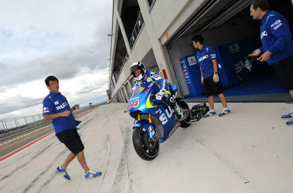 Fotos Suzuki GSV-R 2015 MotoGP
