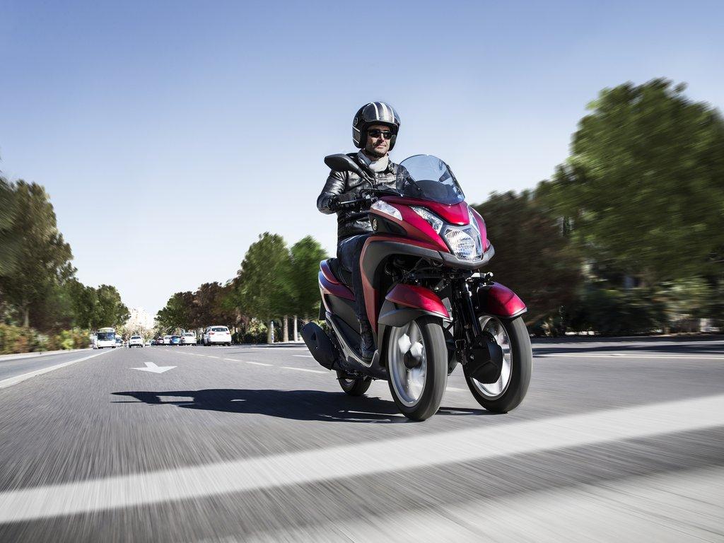 Yamaha Tricity 125 2014, el nuevo scooter de tres ruedas japonés