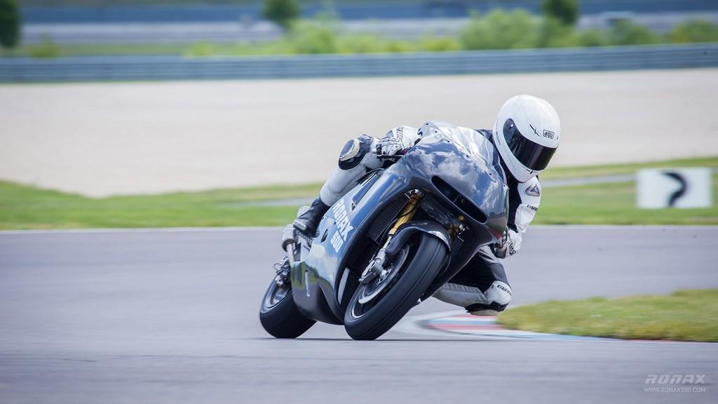 Ronax 500: info, fotos y vídeo de esta brutal deportiva 2 tiempos