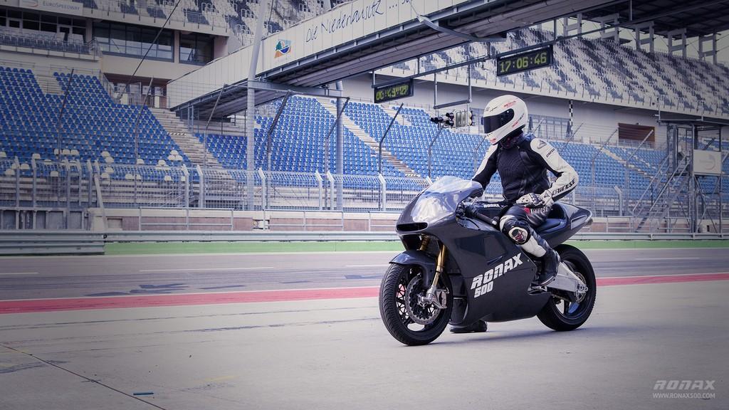 Ronax 500: info, fotos y vídeo de esta brutal deportiva 2 tiempos