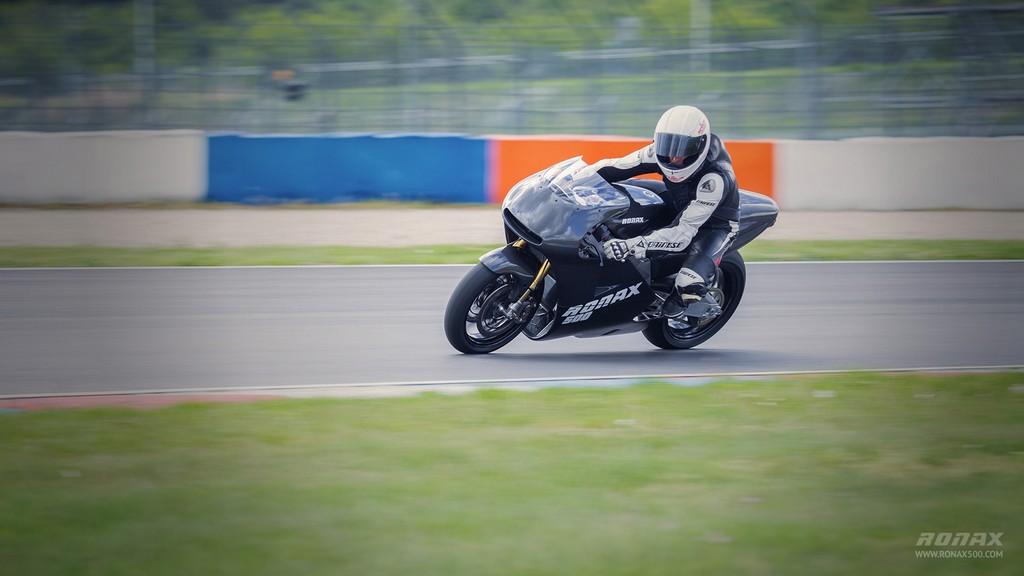 Ronax 500: info, fotos y vídeo de esta brutal deportiva 2 tiempos