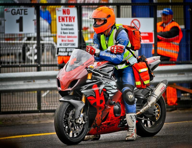 John Hinds: el doctor de las Road Races