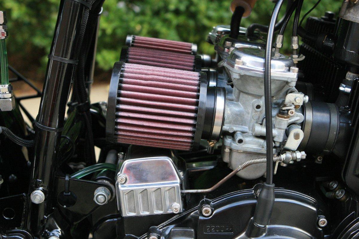 Suzuki GT 750 Café Racer Threesome