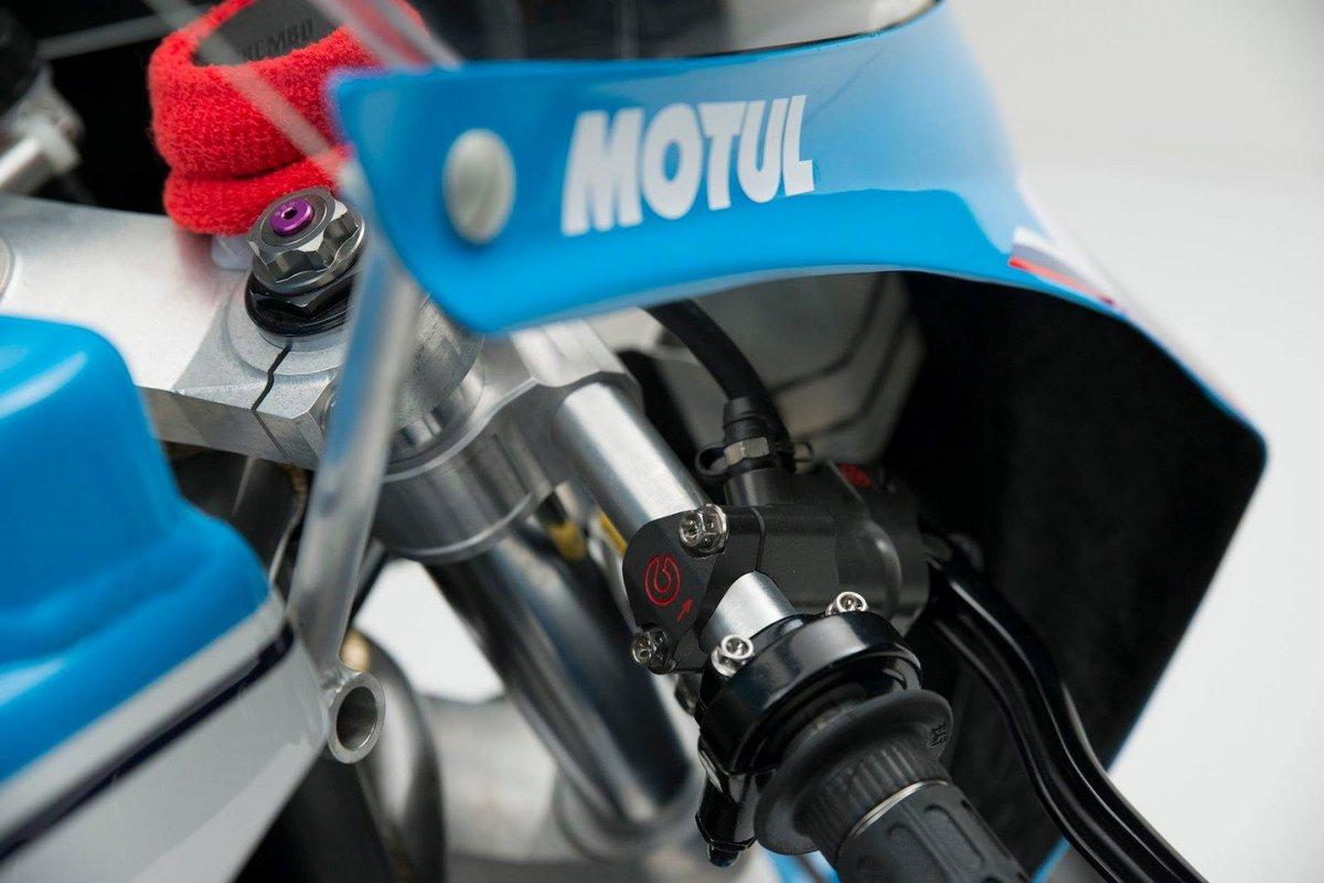 Suzuki XR69 by Team Classic Suzuki