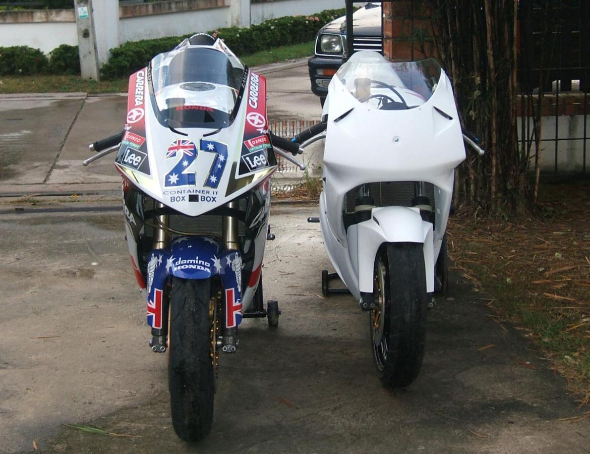 Honda RVF400 NC35 Stoner Réplica
