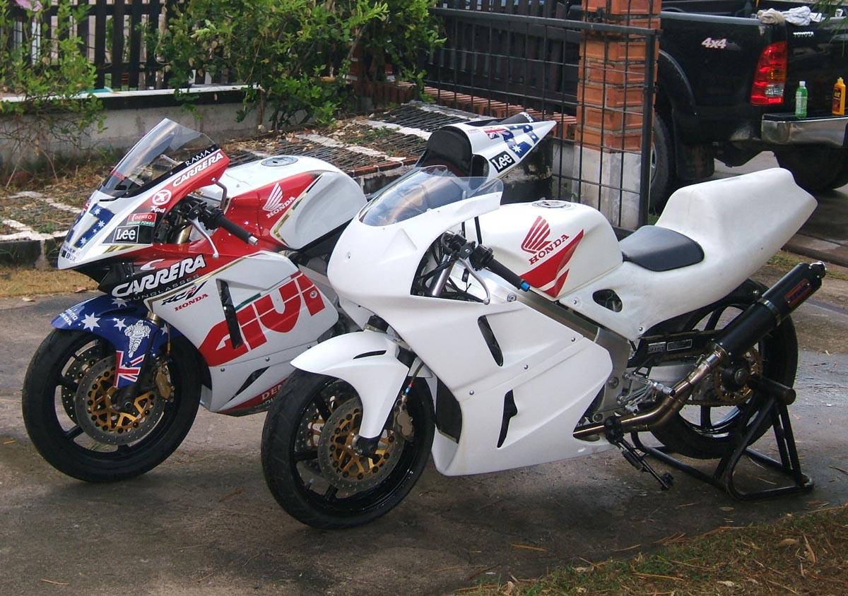 Honda RVF400 NC35 Stoner Réplica