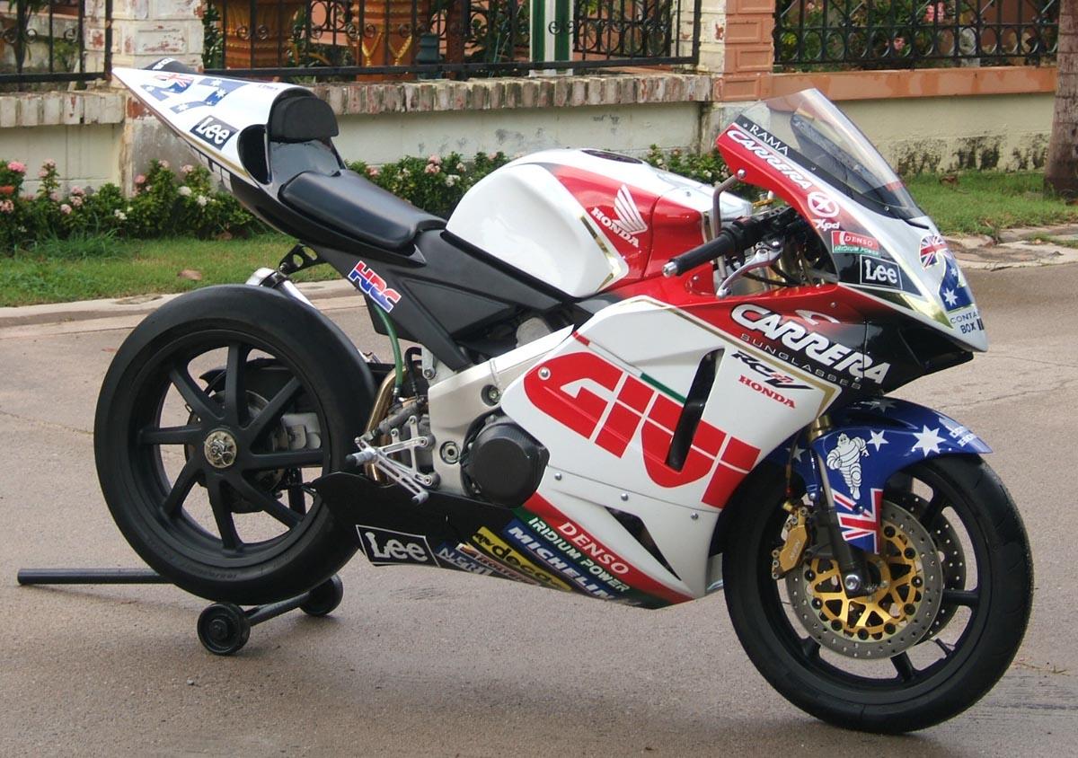Honda RVF400 NC35 Stoner Réplica