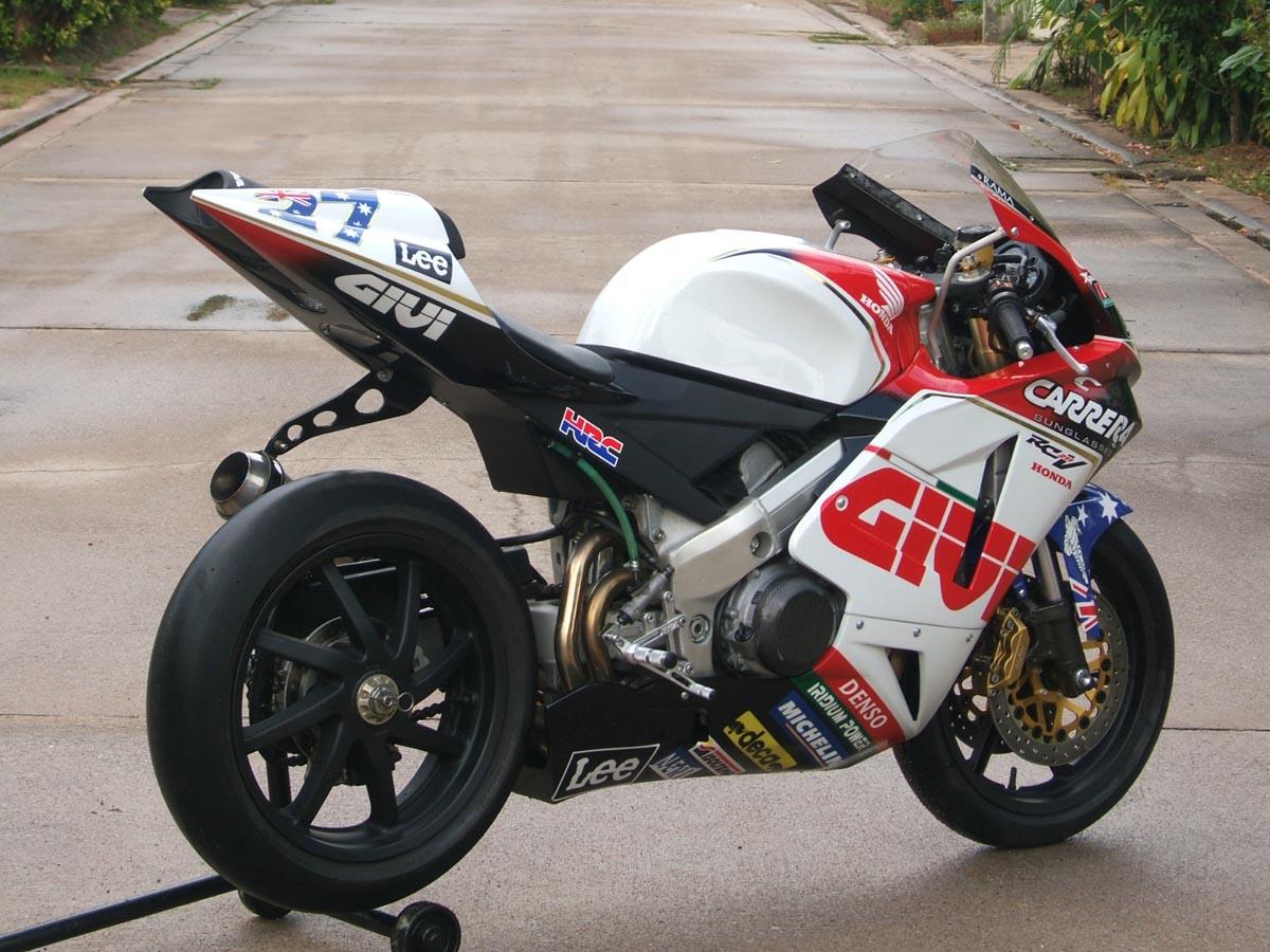 Honda RVF400 NC35 Stoner Réplica