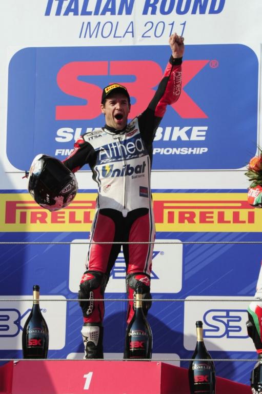 Victorias en Imola para Rea y Checa