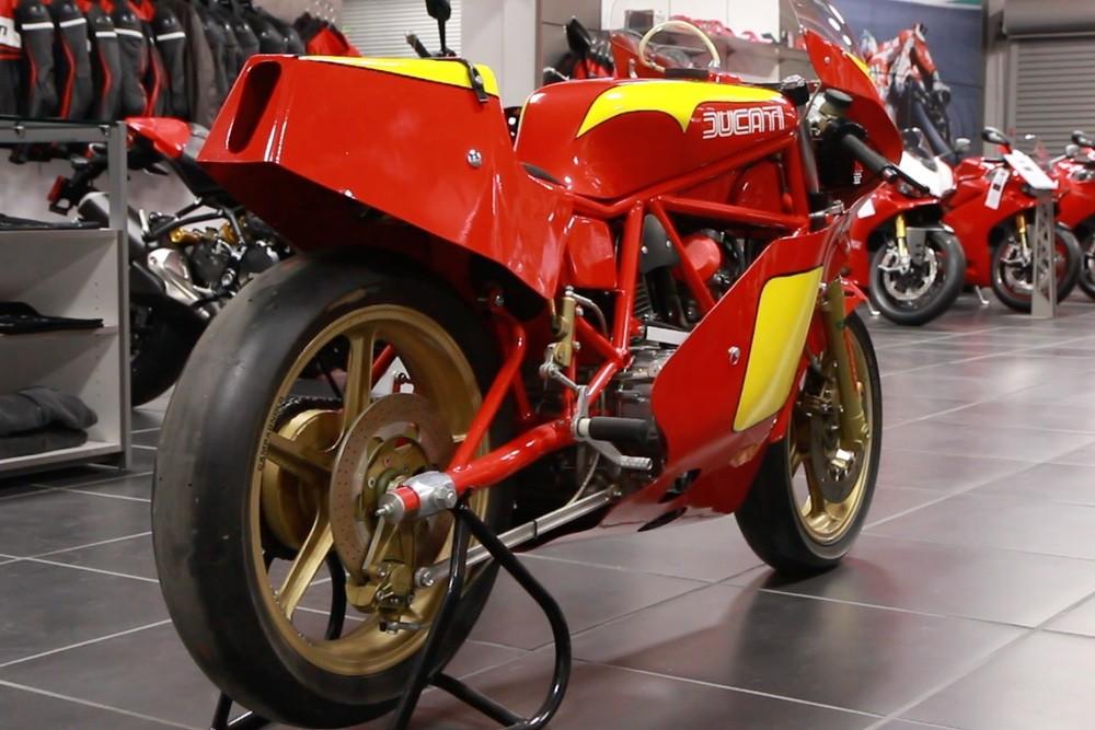 Sale a la venta una exclusiva Ducati TT2 de 1982 a estrenar