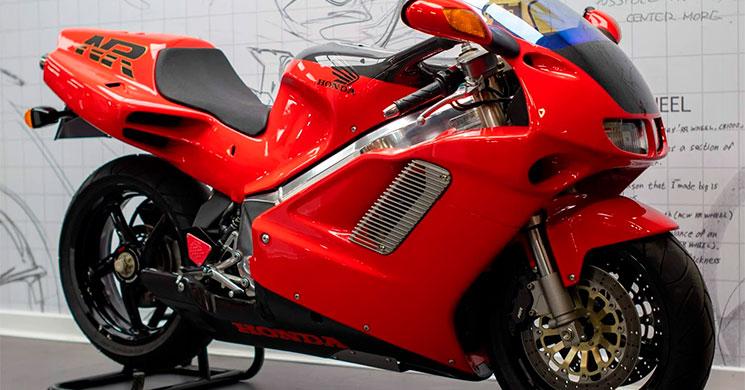 Ojo al disparatado precio de venta de esta Honda NR750 en pleno 2024